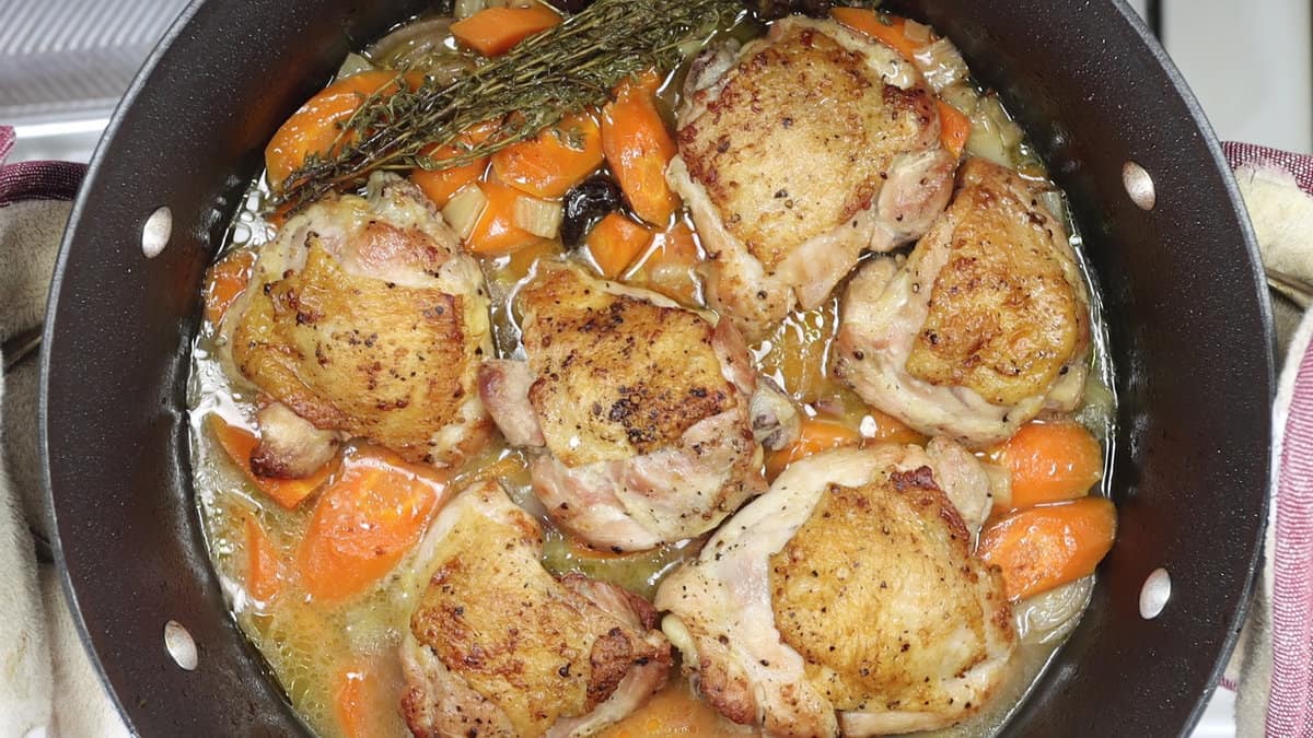One Pot Chicken with Carrots and Fennel - Eat the Bite