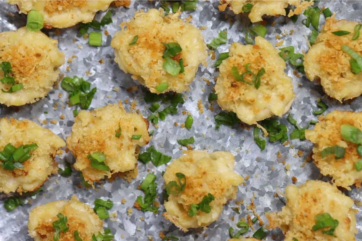 Cute, Little Mac & Cheese Mini Muffins - Eat the Bite