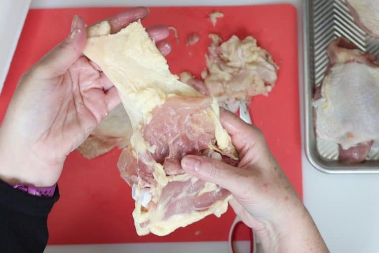 How to Trim the Fat From Chicken Thighs - Eat the Bite